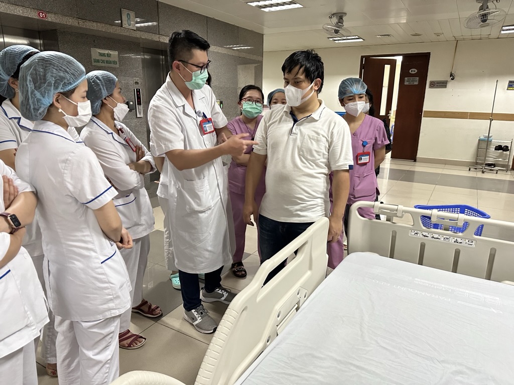 Dự án JICA cung cấp giường y tế tại Việt Nam 2023 - Paramount BED